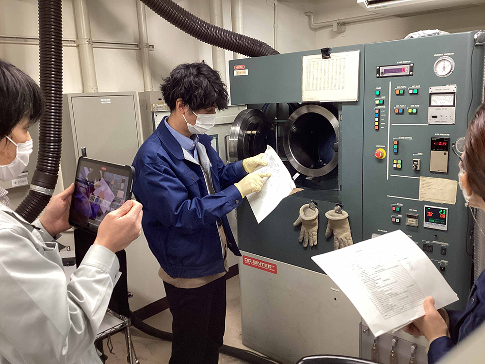 【研修報告】(電子群) 試料作製チーム 「技術継承としてSPS装置のOJTおよび装置操作の動画撮影」の研修 | 新着情報｜東北大学 事業支援 ...